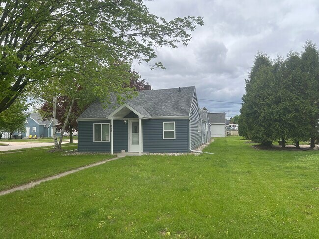220 W 2nd St - House Rental in Kimberly, WI | ForRent.com