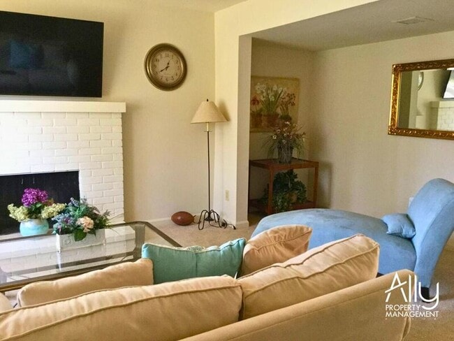 1 Four Seasons Dr Off-Campus Housing, Charlottesville, VA