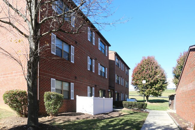Foxcroft Village Apartments - Martinsburg, WV | ForRent.com