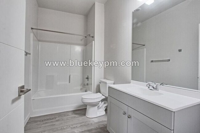 #102 MOVE IN SPECIAL Free Month with 13 Month Lease and 700+ FICA Off ...