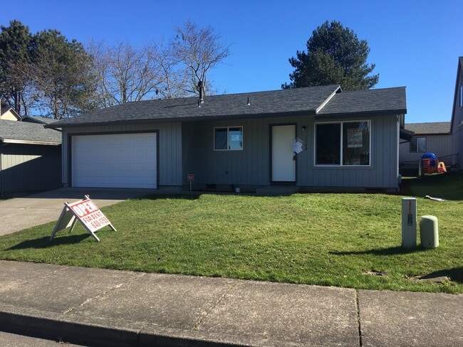 3 bd, 2 ba single level home with fenced y... - House Rental in ...