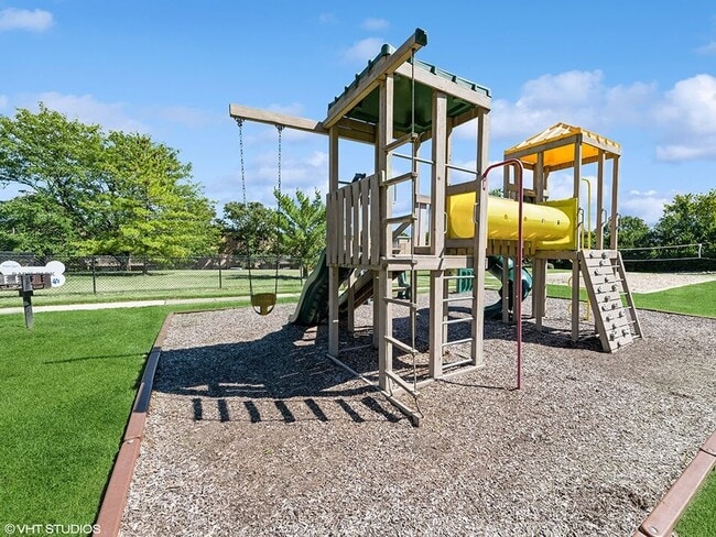 Waterstone Place Apartments For Rent in Cincinnati, OH | ForRent.com