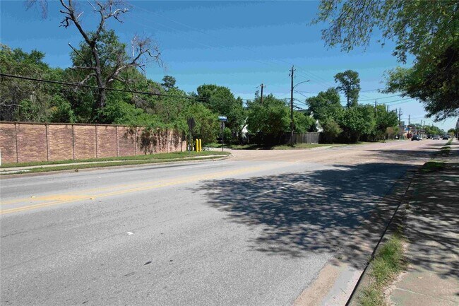 9745 Long Point Rd Unit 35 - Houston, TX | ForRent.com