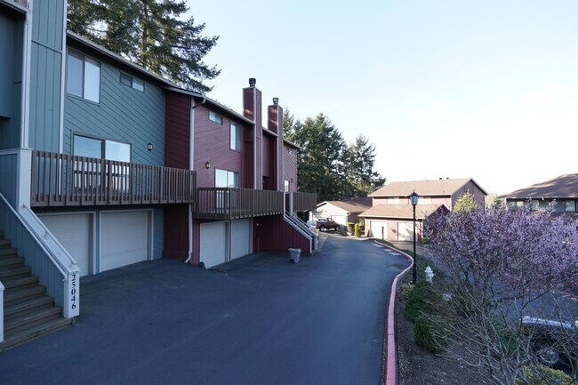 25046 Lake Fenwick Rd Townhome - Townhome Rental in Kent WA | ForRent.com