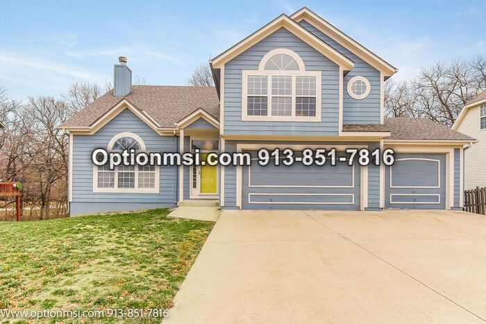 7907 Hall Dr - House for Rent in Lenexa, KS | ForRent.com