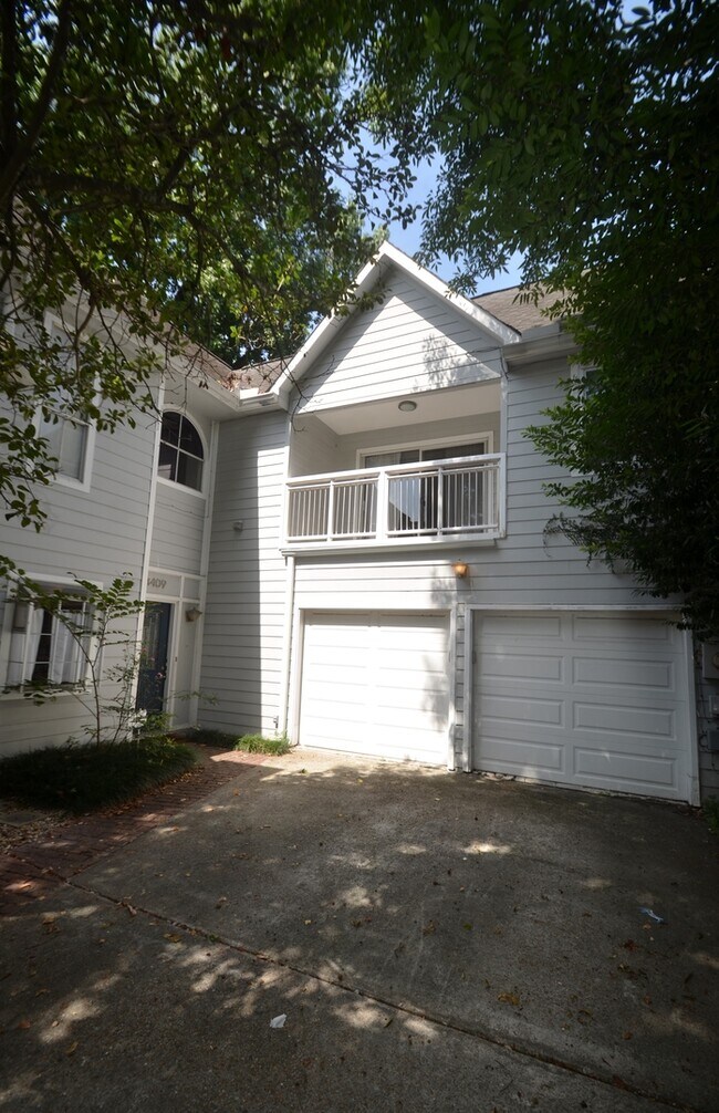 Two Bed Student Apartments for Rent Near Rice University - Off-Campus ...