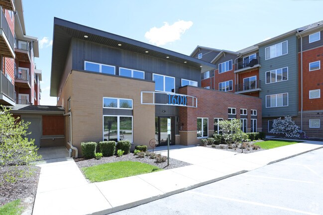 1600 Tosa Apartments - Wauwatosa, WI | ForRent.com