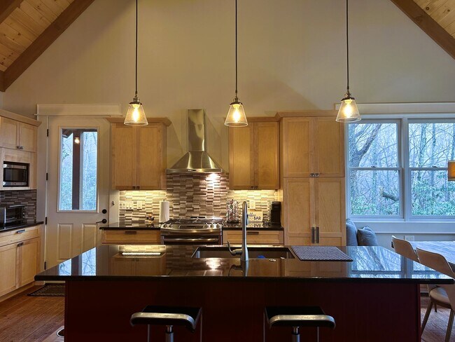 Beautiful Mountain Home in Blue Ridge Moun... - House Rental in Boone ...