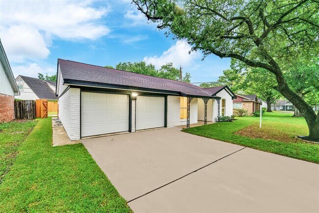 9714 Blankenship Dr - House Rental in Houston, TX | ForRent.com