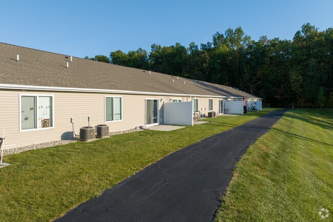 Redwood Fort Wayne Maplecrest Road Apartments For Rent in Fort Wayne ...