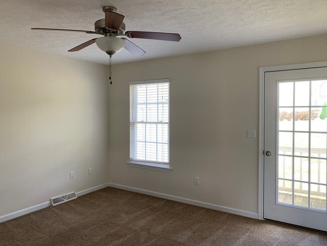 Three Level Townhome off Wards Road Off-Campus Housing, Lynchburg, VA