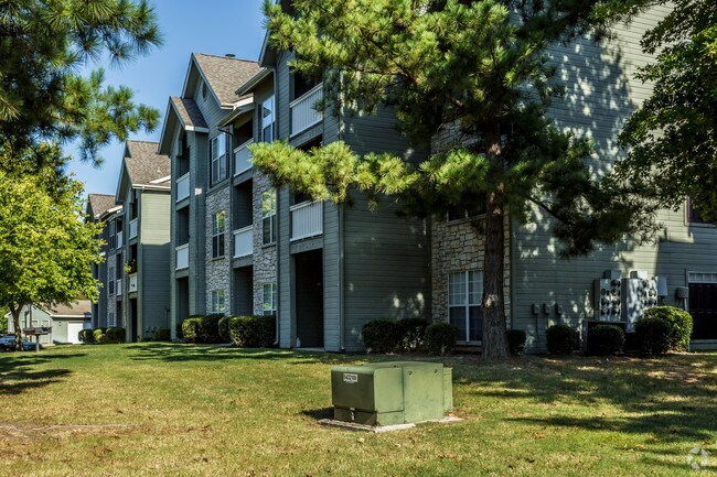 Chenal Commons Apartments - Little Rock, AR | ForRent.com