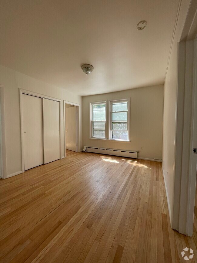 Rutgers University Off-Campus Housing & Apartments | ForRentUniversity