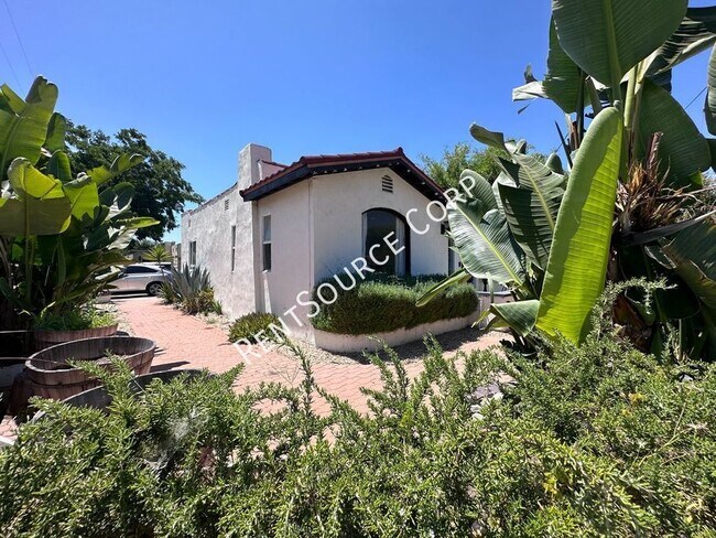 Single Story Updated Home on Corner Lot in... - House Rental in Santa ...