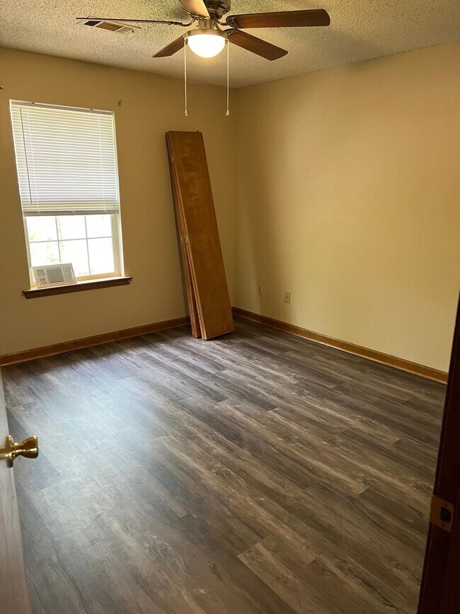 1005 Skillern - Townhome Rental in Pangburn AR | ForRent.com