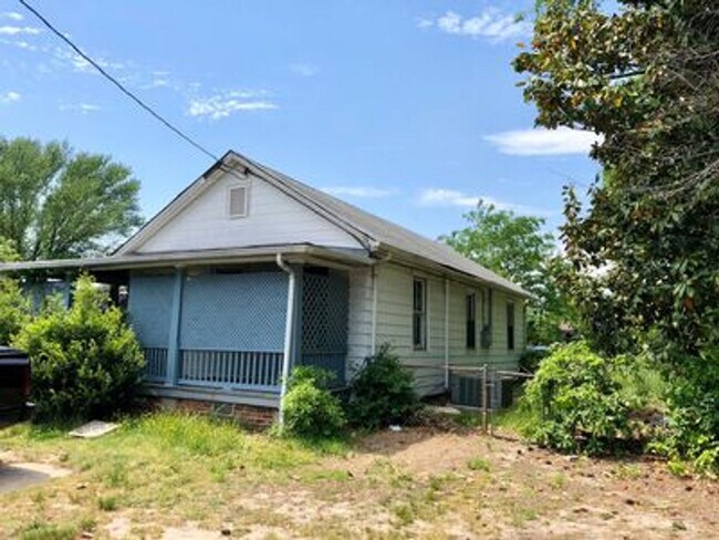 Roomy 3 bed 1 bath House in the Southside! - House Rental in Richmond ...