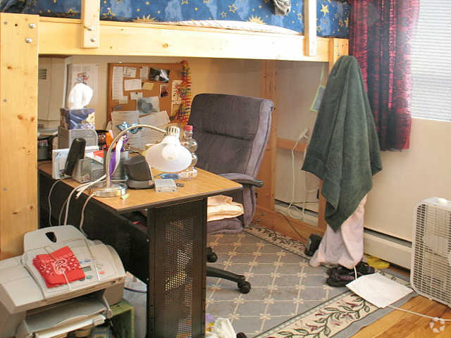 Lion's Gate Apartments | Penn State University | Off-Campus Housing Search