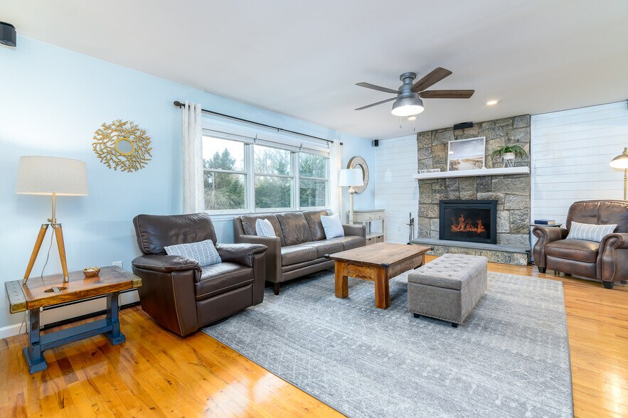 310 Bailie Beach Rd - House for Rent in Mattituck, NY | ForRent.com