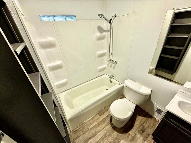 3321 California St Off-Campus Housing, Omaha, NE