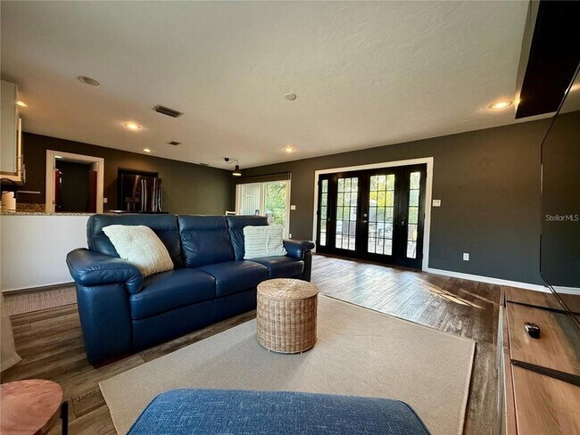 2126 Craft Ln Off-Campus Housing, Sarasota, FL