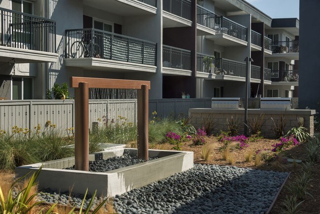 Eight 80 Newport Beach Apartments For Rent in Newport Beach, CA ...
