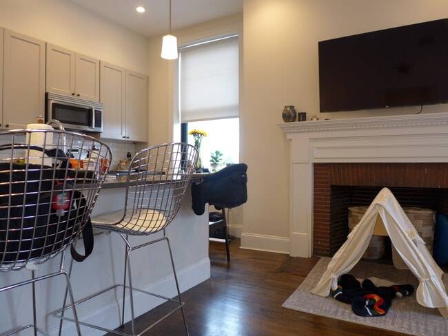 1900 Washington St Unit 3 Off-Campus Housing, Boston, MA