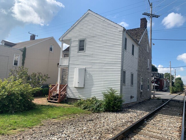 Historic Limestone 2 Bedroom 2 Bath House ... - House Rental in York ...