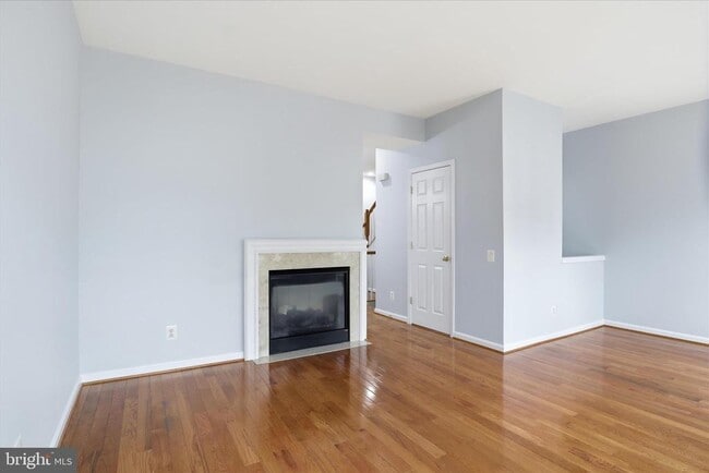 5307 Granite Step Trail Off-Campus Housing, Centreville, VA