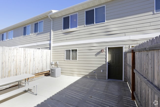 Strata Estates of Williston Apartments - Townhomes for Rent - Williston ...