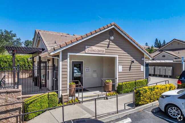 The Oaks at Hackberry Apartments - Sacramento, CA | ForRent.com