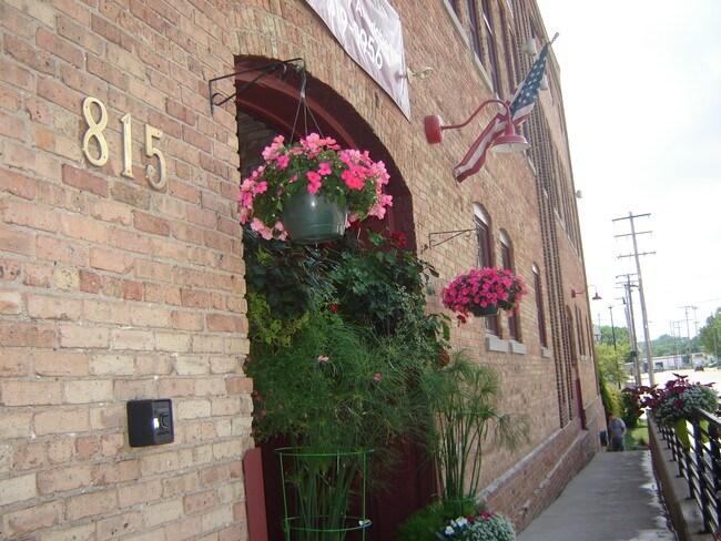 Mitchell Wagon Lofts - Racine, WI | ForRent.com