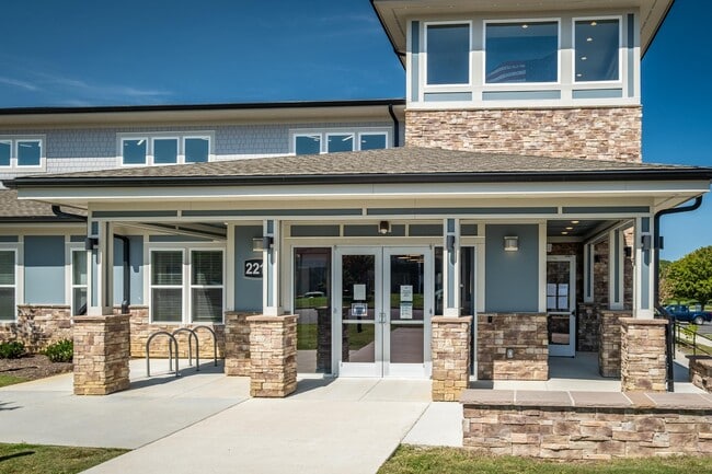 Foxridge Apartment Homes | Virginia Tech | Off-Campus Housing Search