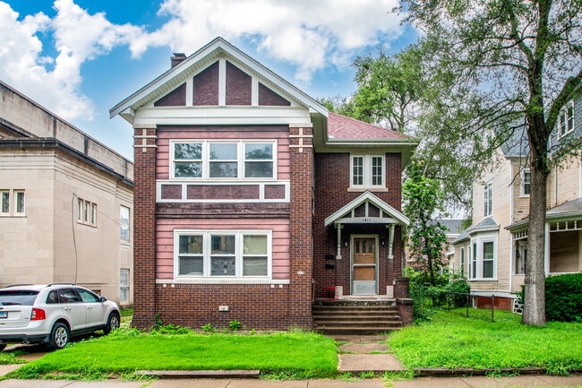 1411 W Barker Ave Off-Campus Housing, Peoria, IL