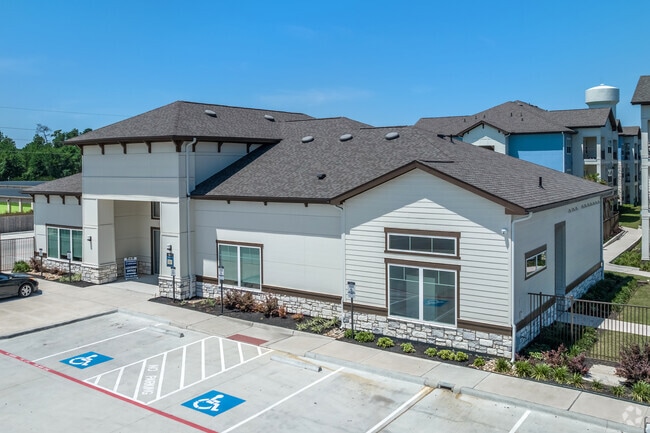 The Residences at Arbor Oaks Apartments - Houston, TX | ForRent.com