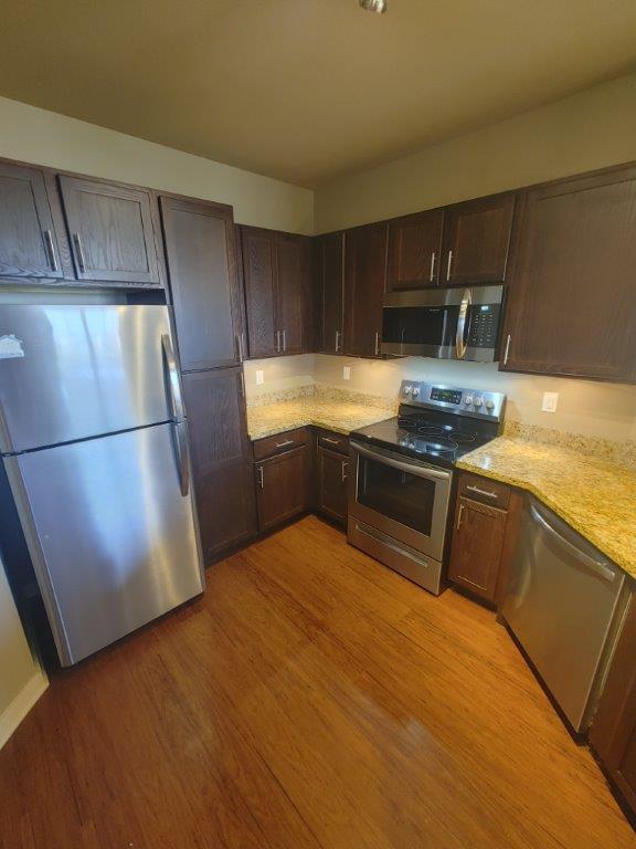 Shadow Lake Square Apartments - Papillion, NE | ForRent.com