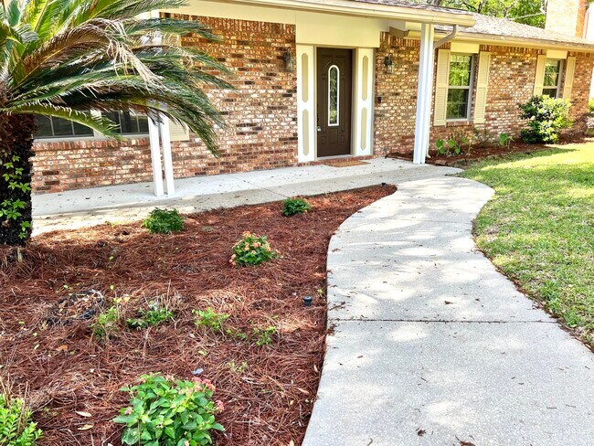 72 E Kathy Ln - House Rental in Freeport, FL | ForRent.com