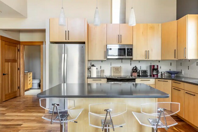 10 Neighborly Way - House for Rent in Bingen, WA | ForRent.com