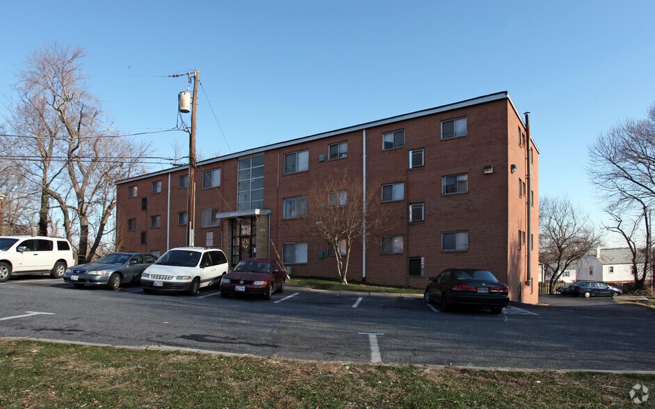 Redtop Garden Apartments | Takoma Park, MD | Starting at $1,495 ...