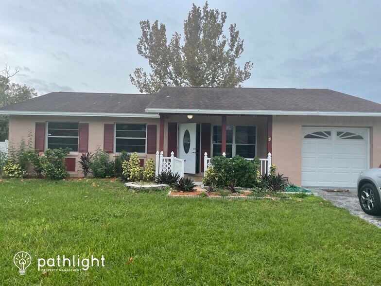 7992 Smoketree Ct - House for Rent in Largo, FL | ForRent.com