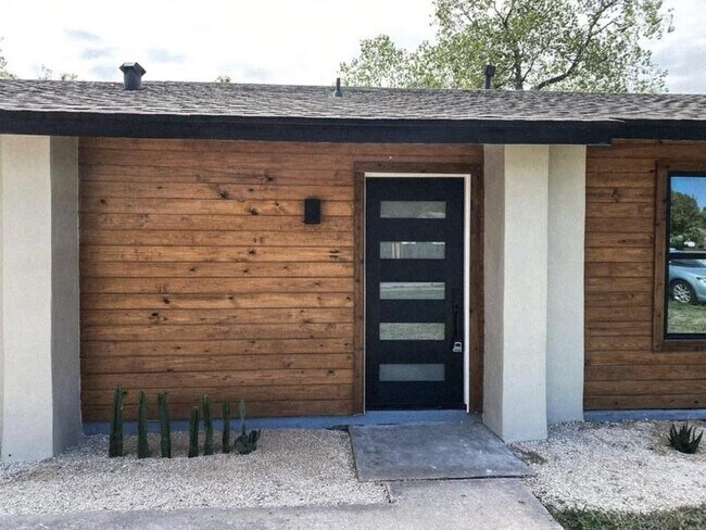 5520 Pine Pl - House for Rent in Austin, TX | ForRent.com