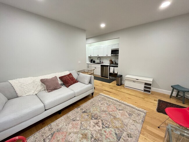 FG Rooms & Short Term Rentals Unit 634 George 3 - New Haven, CT ...