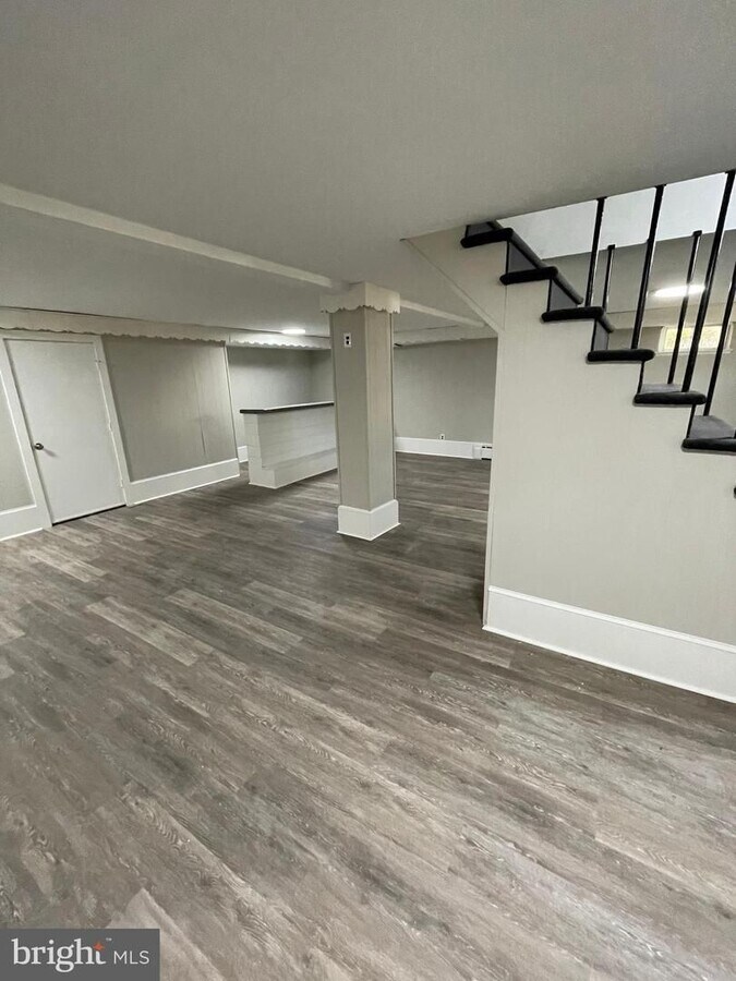 Stunning 4-Bedroom Home with Modern Amenit... - House Rental in ...