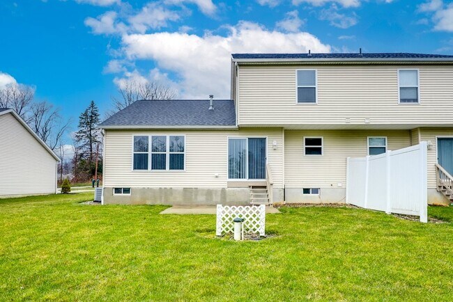 508 Jarvis Rd - Townhome Rental in Akron OH | ForRent.com