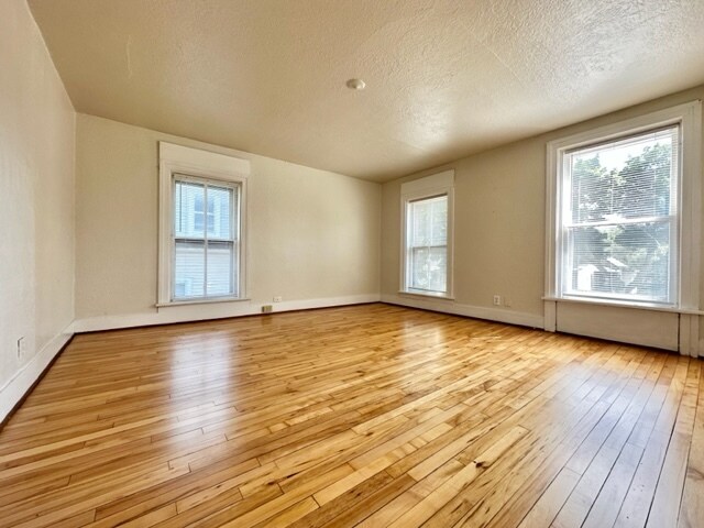 1009 E Walnut St Unit 2 - Apartment for Rent | Green Bay, WI | Starting ...