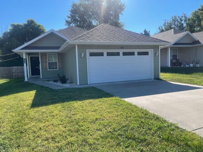 Beautiful 3 bedroom 2 bath in great location. House - House Rental in ...