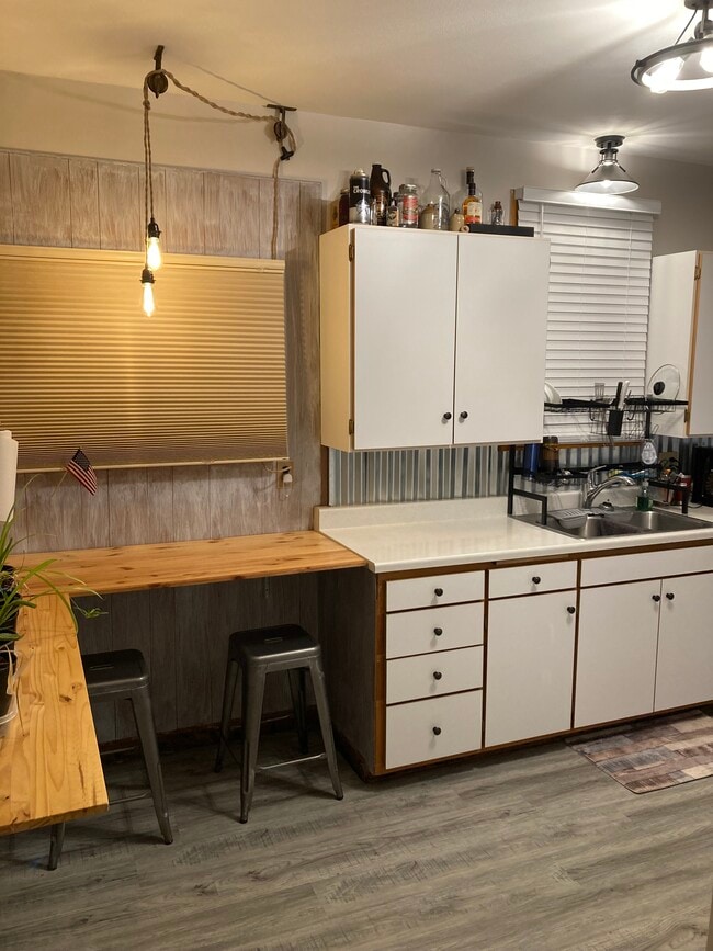 413 2nd St SW Off-Campus Housing, Dickinson, ND