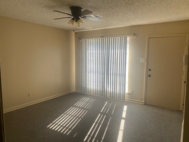 113 Pecan Lake Estate Rd Off-Campus Housing, Monroe, LA