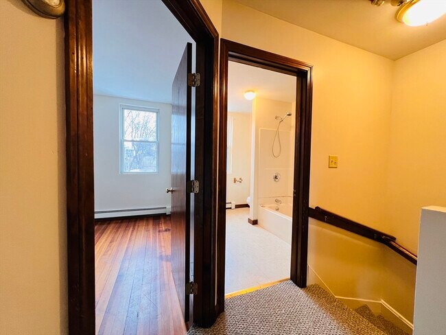 40 N Spooner St Townhome - Townhome Rental in Plymouth MA | ForRent.com