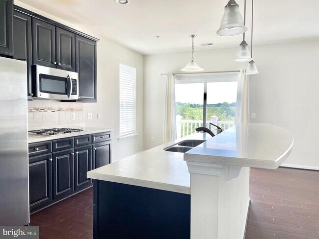 43913 Centergate Dr Off-Campus Housing, Ashburn, VA