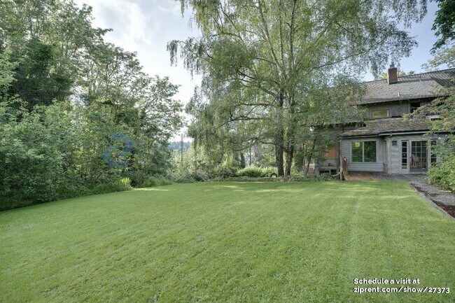 1217 W Howe St House - House Rental in Seattle, WA | ForRent.com